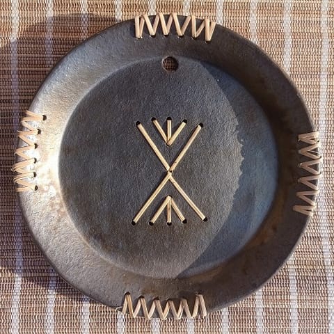 Shop Longpi Black Pottery Wall Plate - Round on CreCo.in